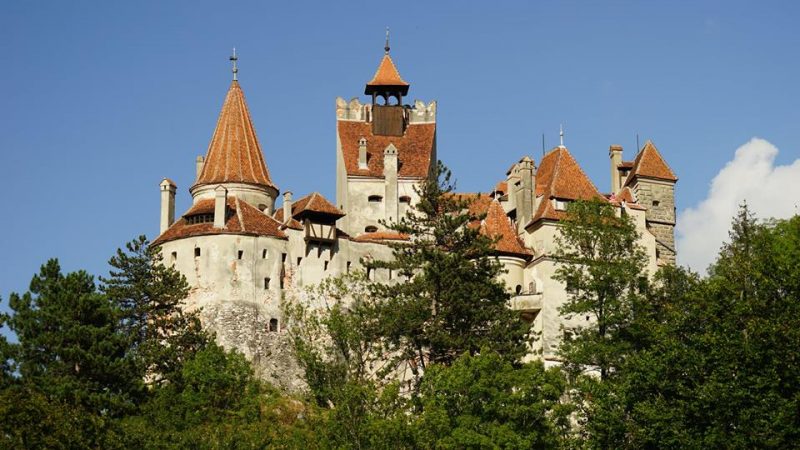 BRAN CASTLE – Live The Life Expeditions
