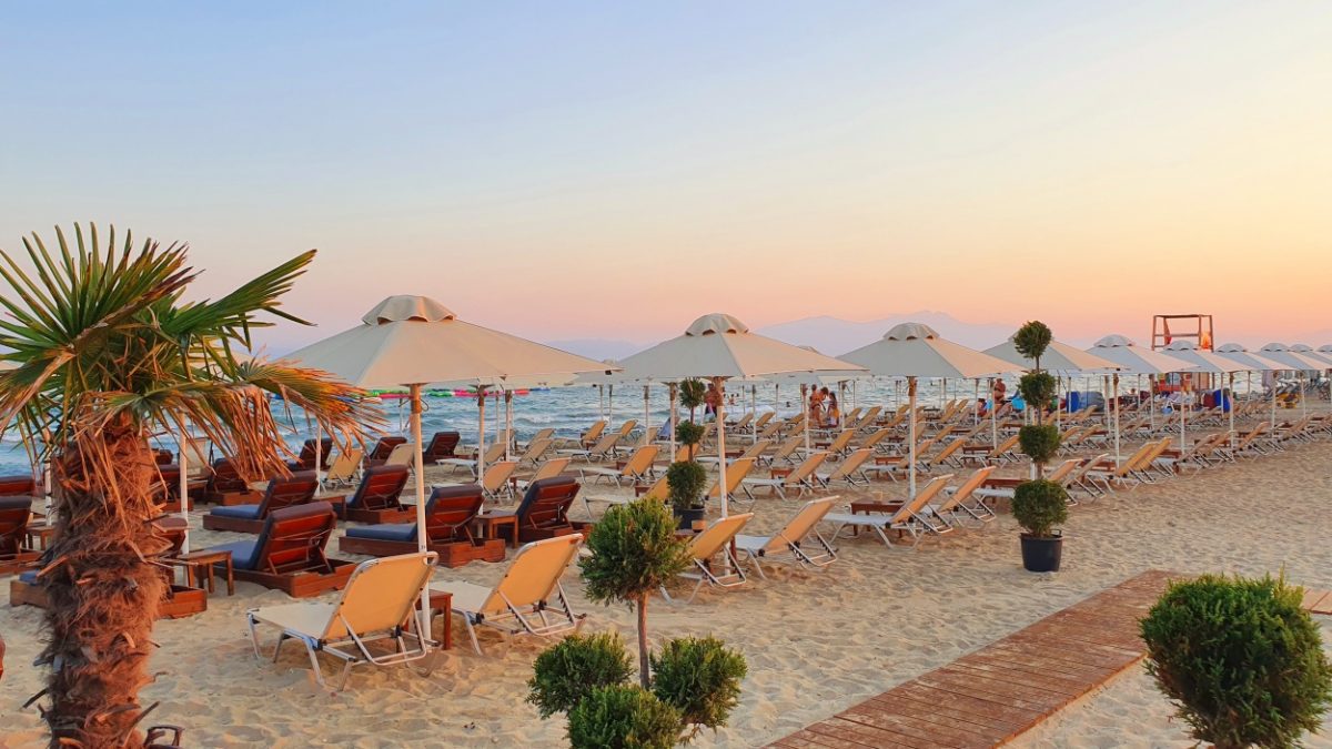 POTAMOS BEACH – Live The Life Expeditions