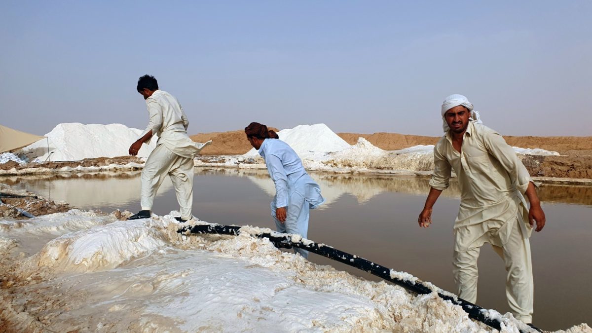 AL QASAB SALT FLATS (ممالح القصب) – Live The Life Expeditions